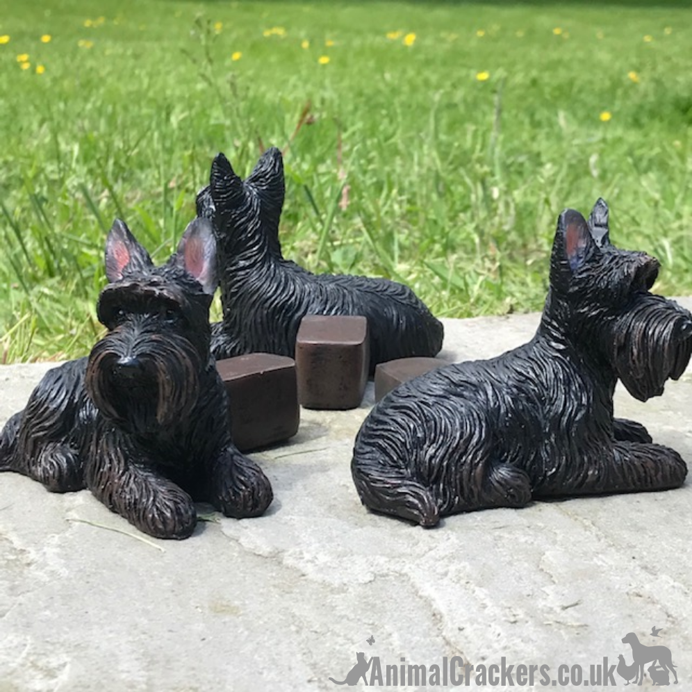 SET OF 3 Scottie Dog shaped plant pot stands or garden ornaments, Scot
